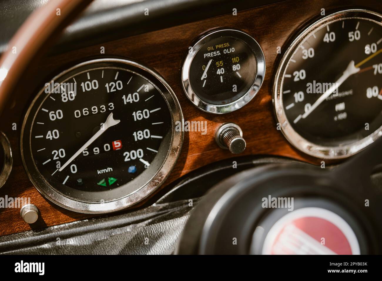 Speedometer meter gauge on an old vintage car Stock Photo - Alamy