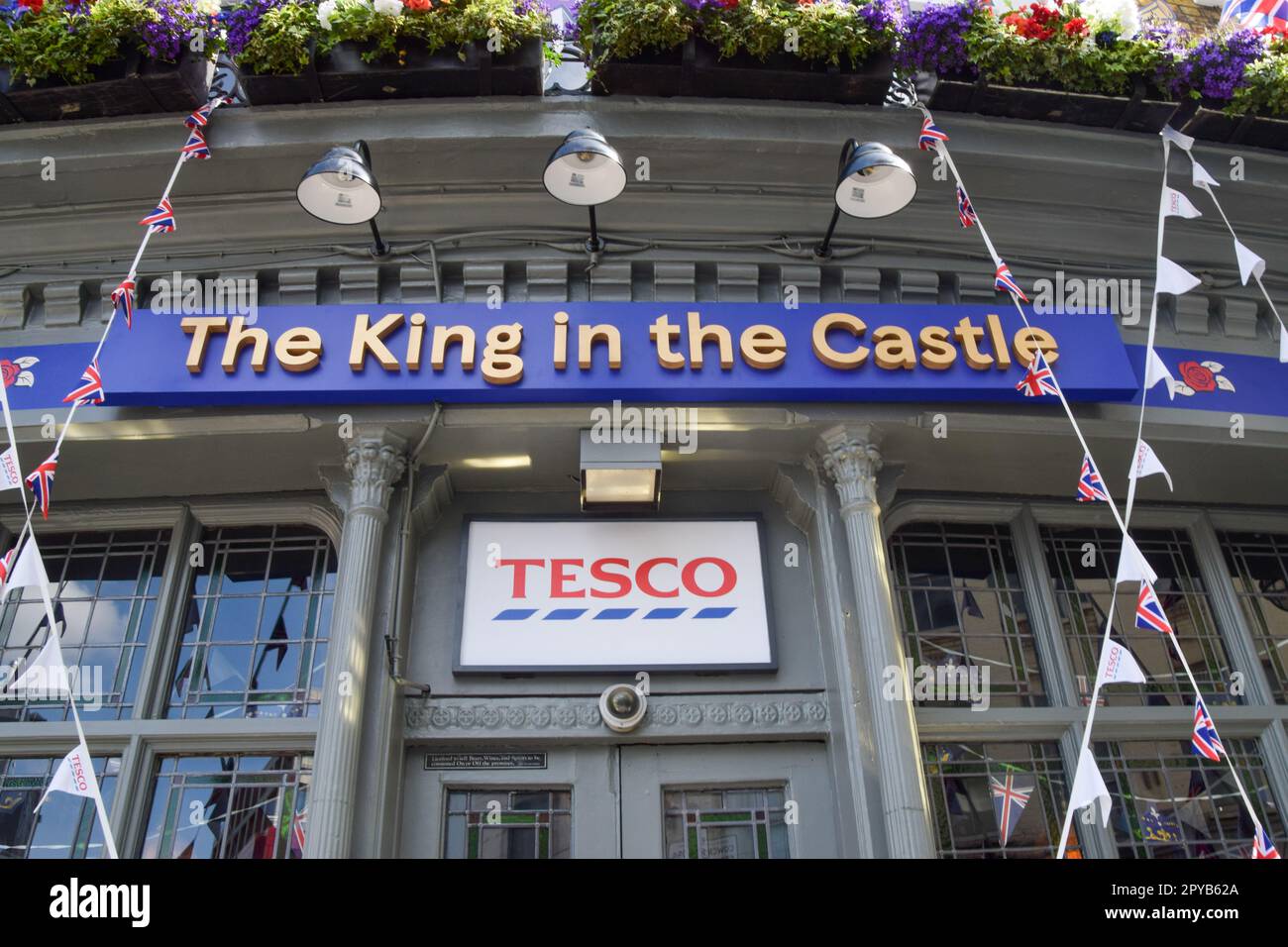 London, UK. 03rd May, 2023. General view of the Tesco pub. Supermarket ...