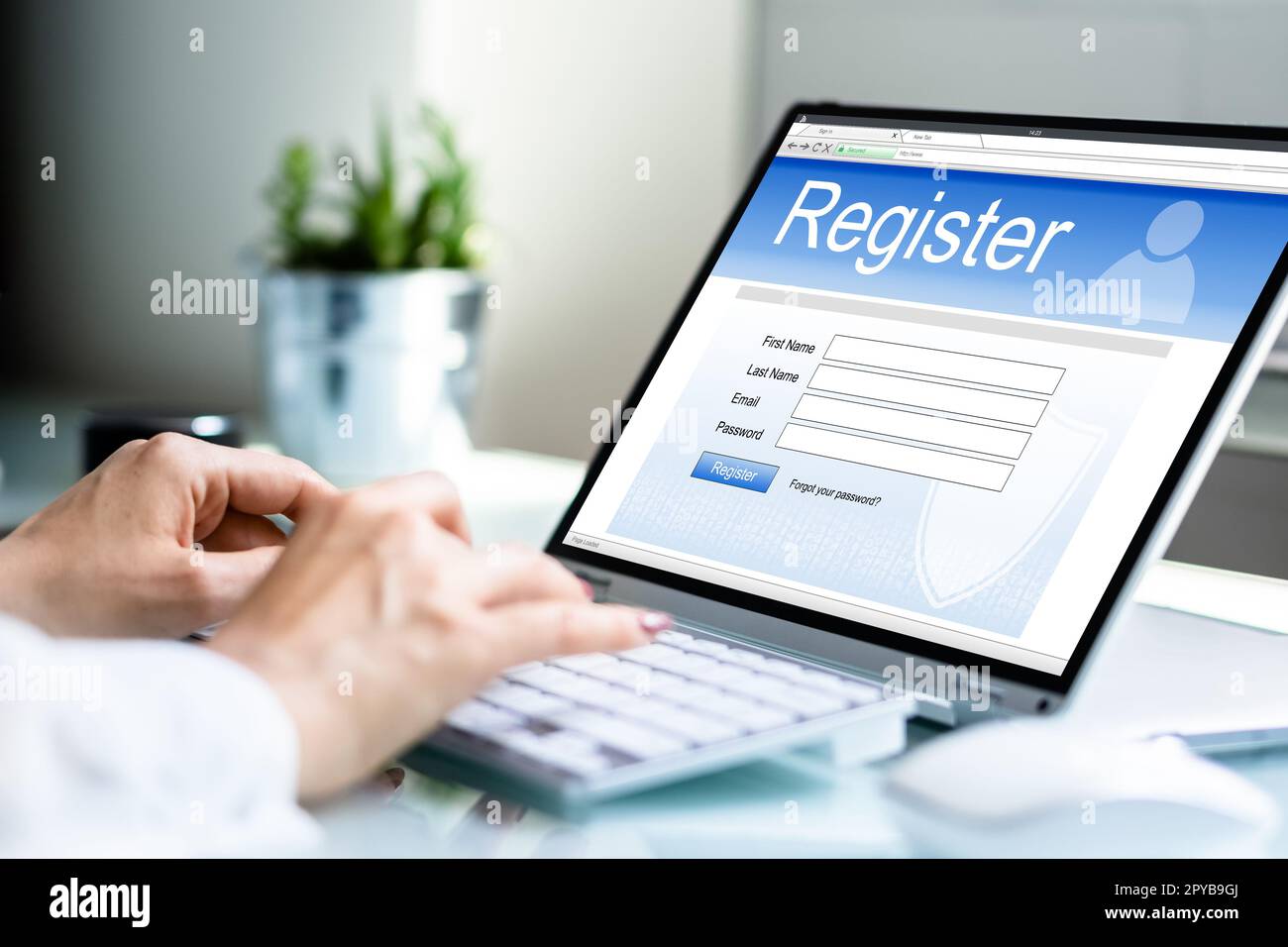 Filing form hi-res stock photography and images - Alamy