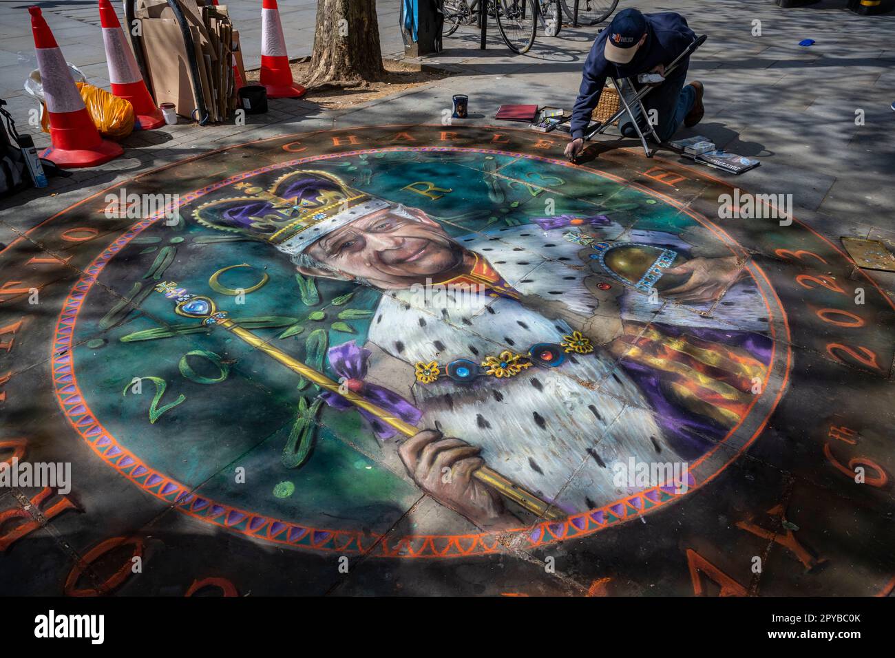 London, UK. 3 May 2023. Pavement chalk artist Julian Beever works on ...
