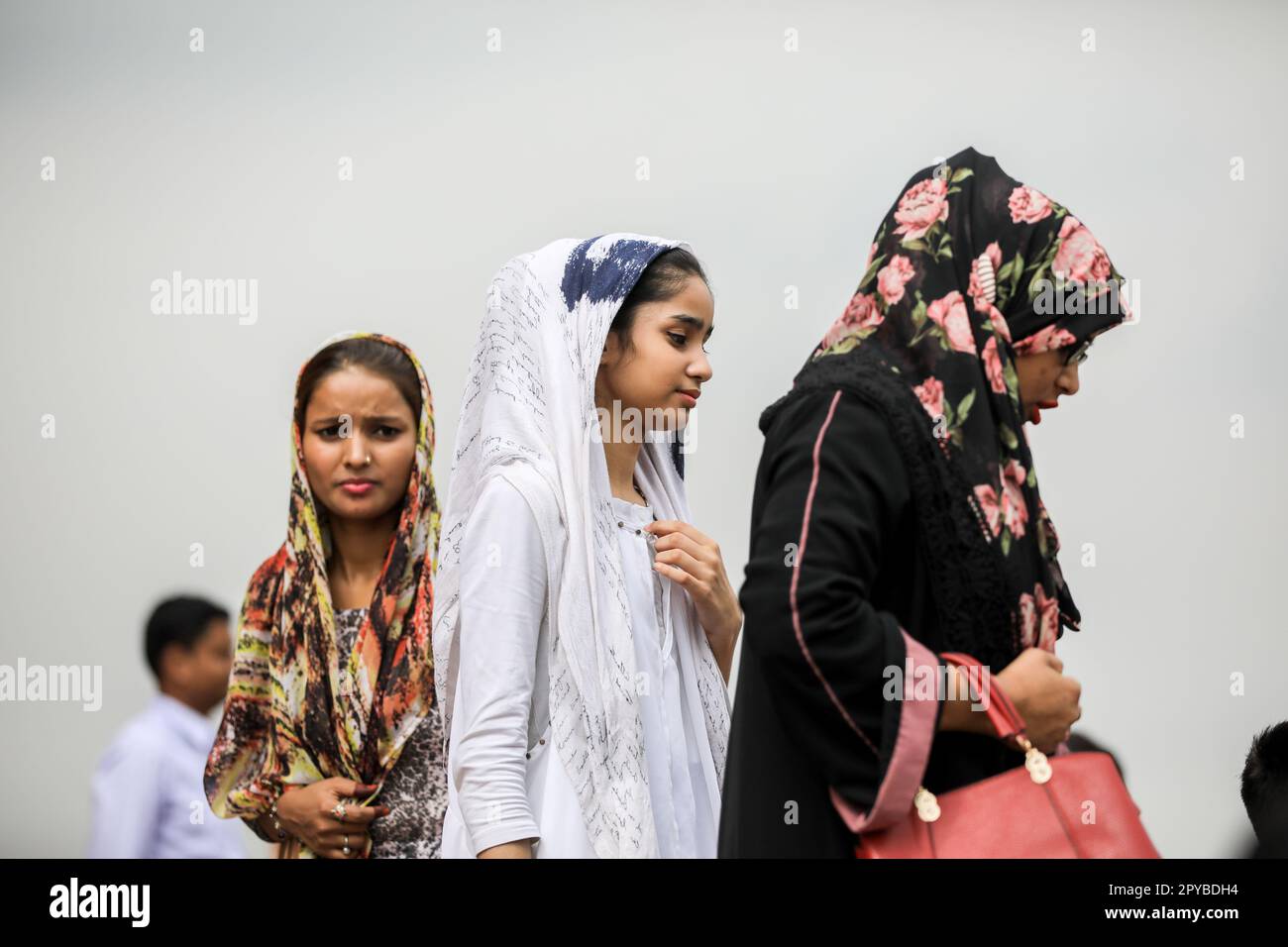 Family mother and daughter in New Delhi Stock Photo - Alamy