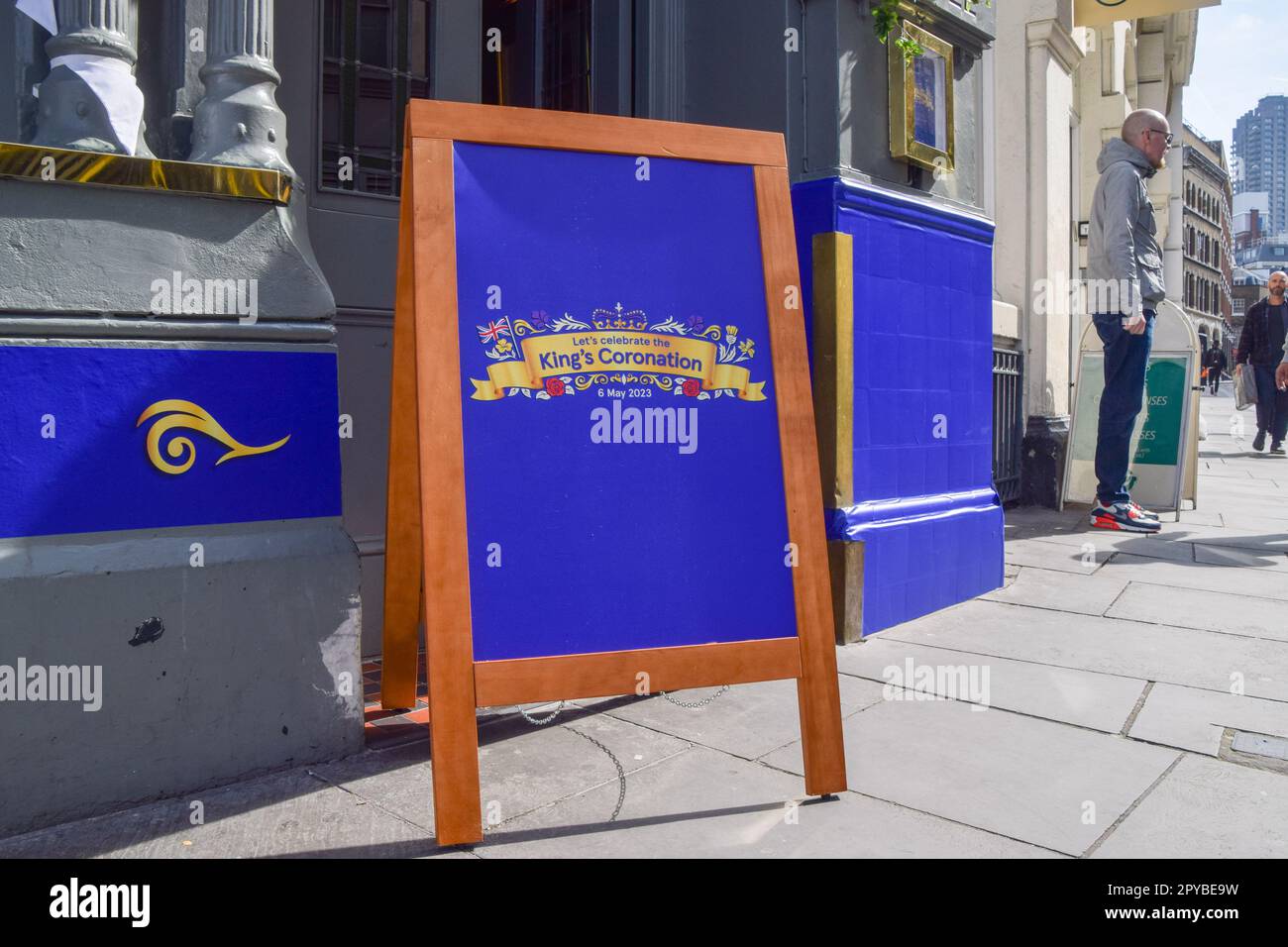 The castle pub farringdon hi-res stock photography and images - Alamy