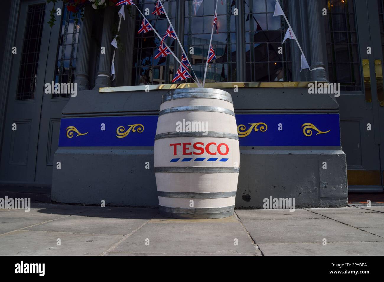 London, UK. 03rd May, 2023. A Tesco-branded barrel outside the pub ...