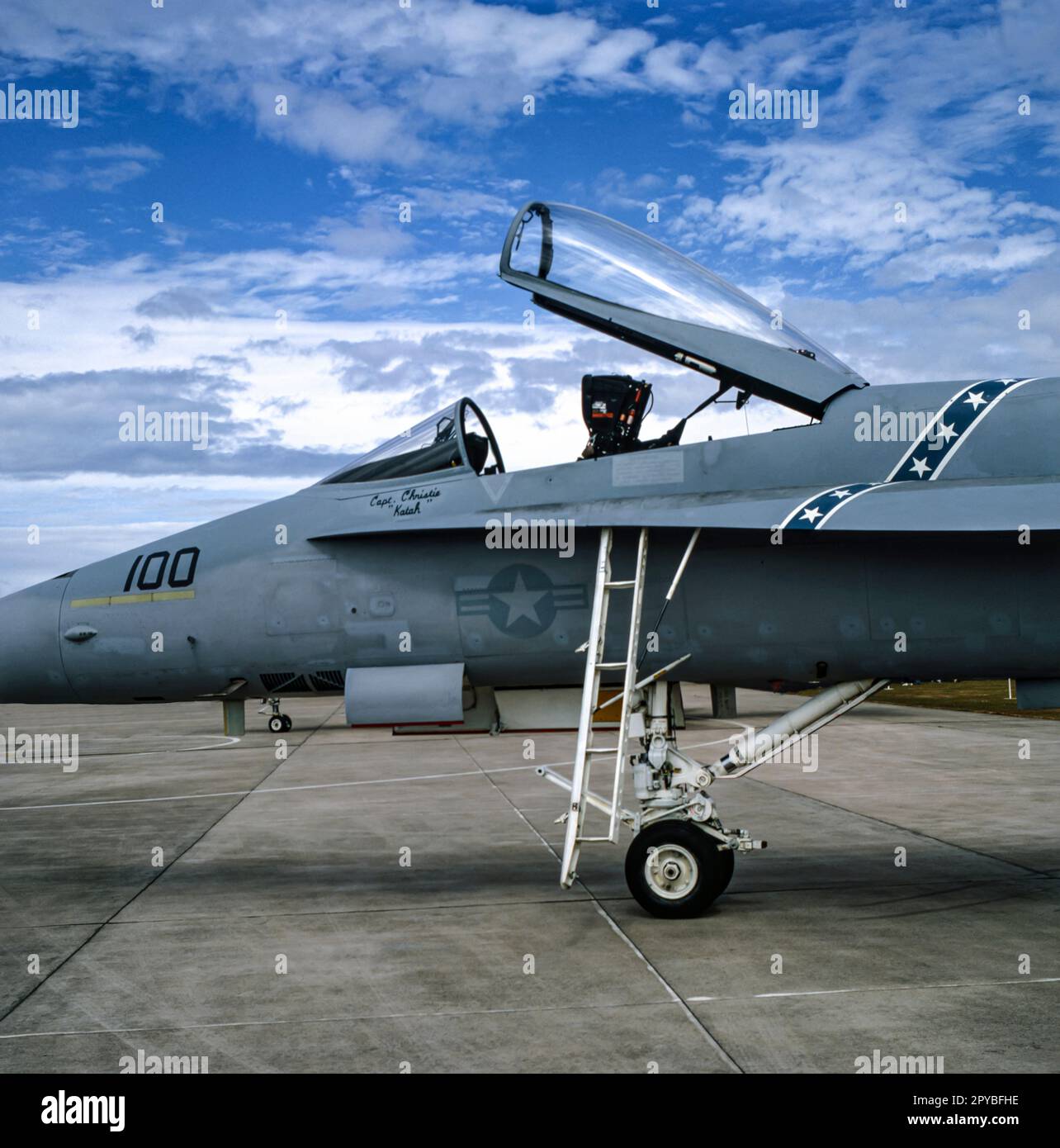 American military airbase hi-res stock photography and images - Alamy