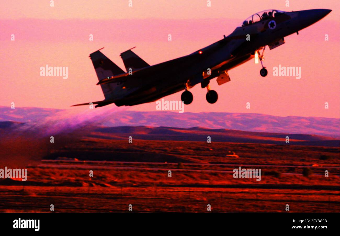 Israeli air force f 15 jet hi-res stock photography and images - Alamy