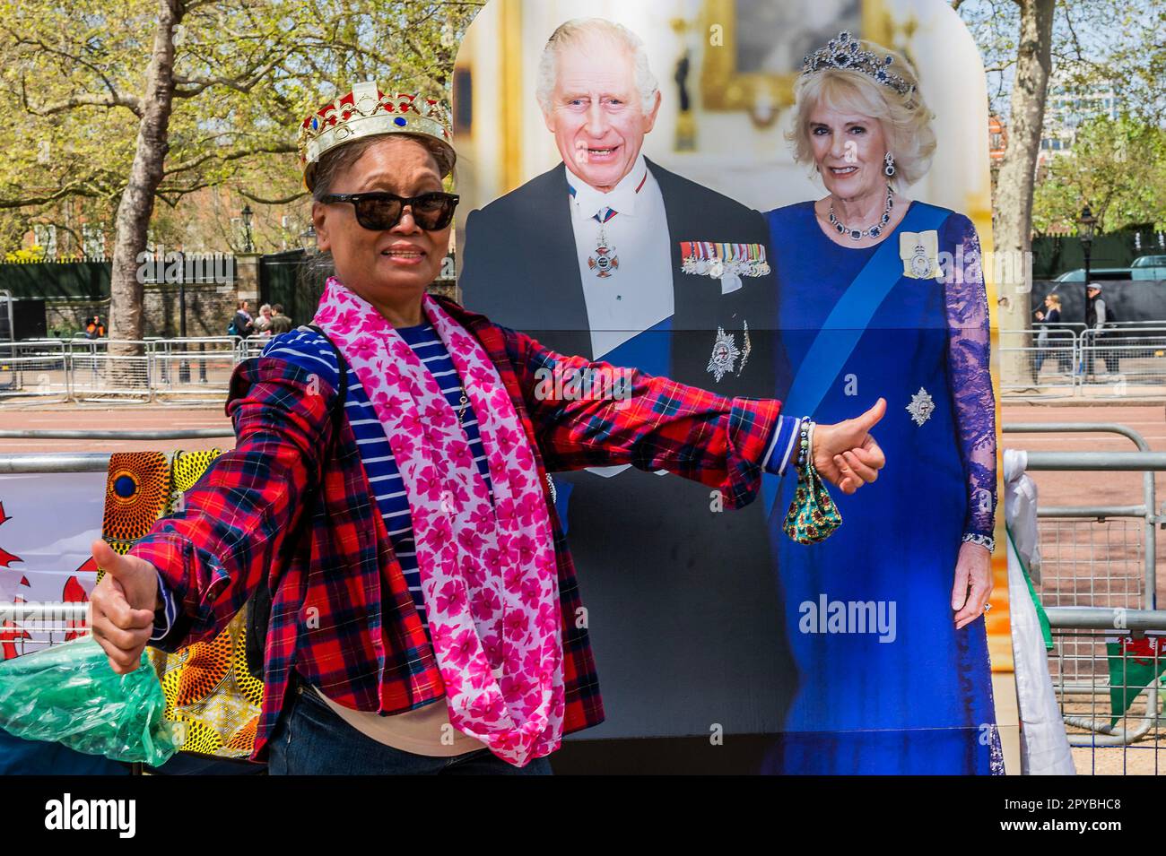 London, UK. 3rd May, 2023. Professor Chris Imafidon asks passers by to ...