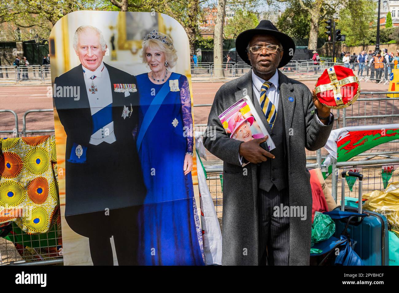 London, UK. 3rd May, 2023. Professor Chris Imafidon asks passers by to ...