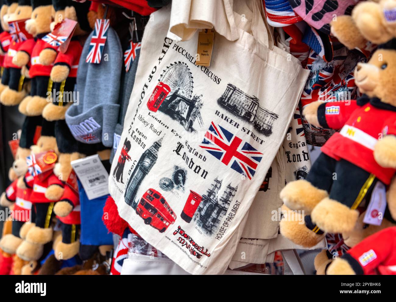 London canvas bag and teddy bear Souvenirs on sale by one of the many ...