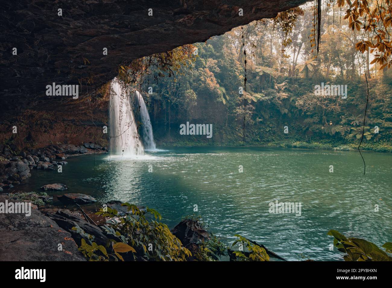 Champee waterfall hi-res stock photography and images - Alamy