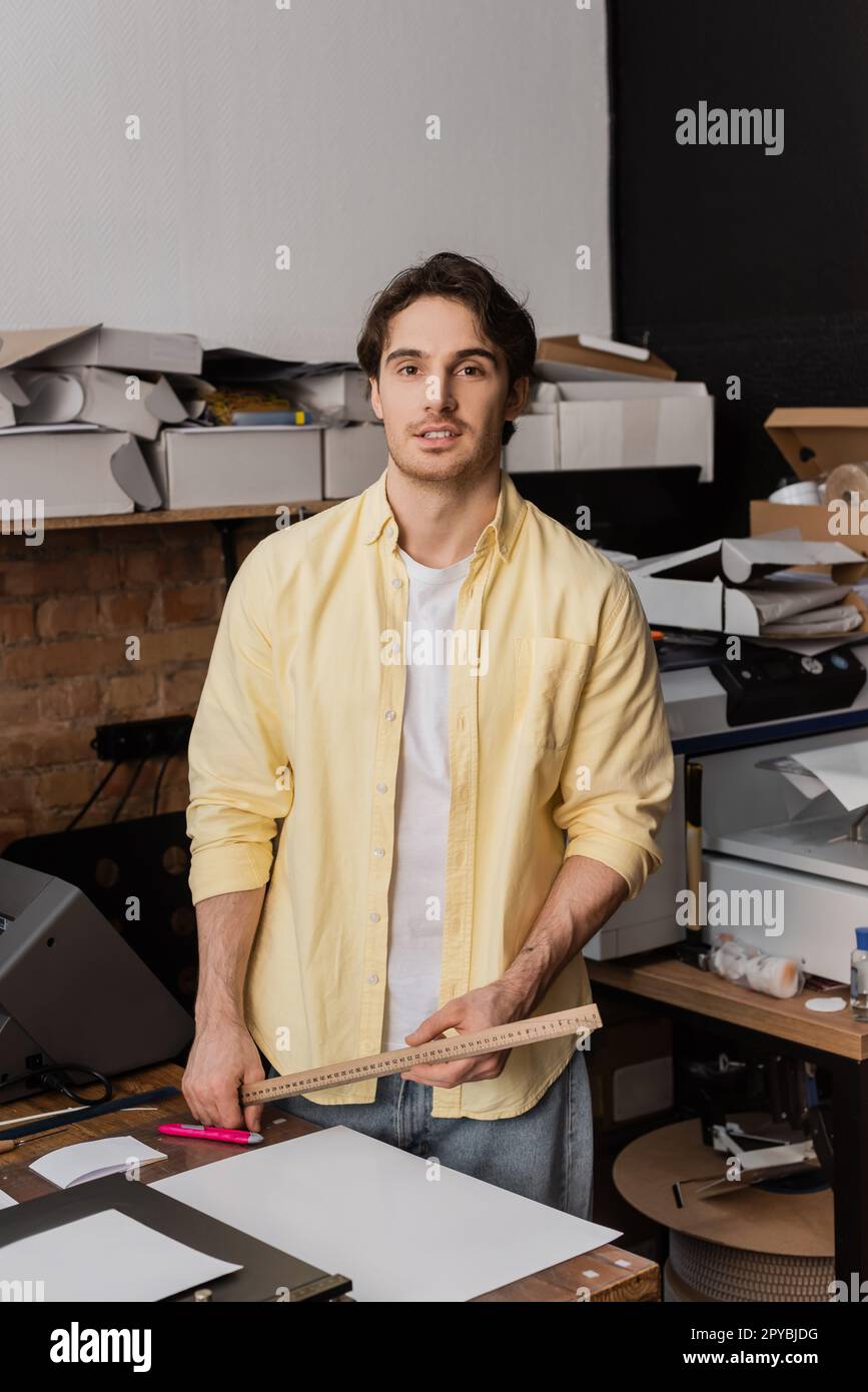 Good ruler hi-res stock photography and images - Alamy