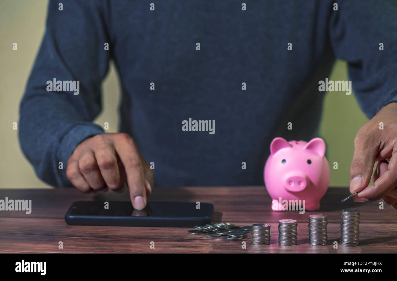 Investor online saving concept, Online Investment Savings, Online Stock ...