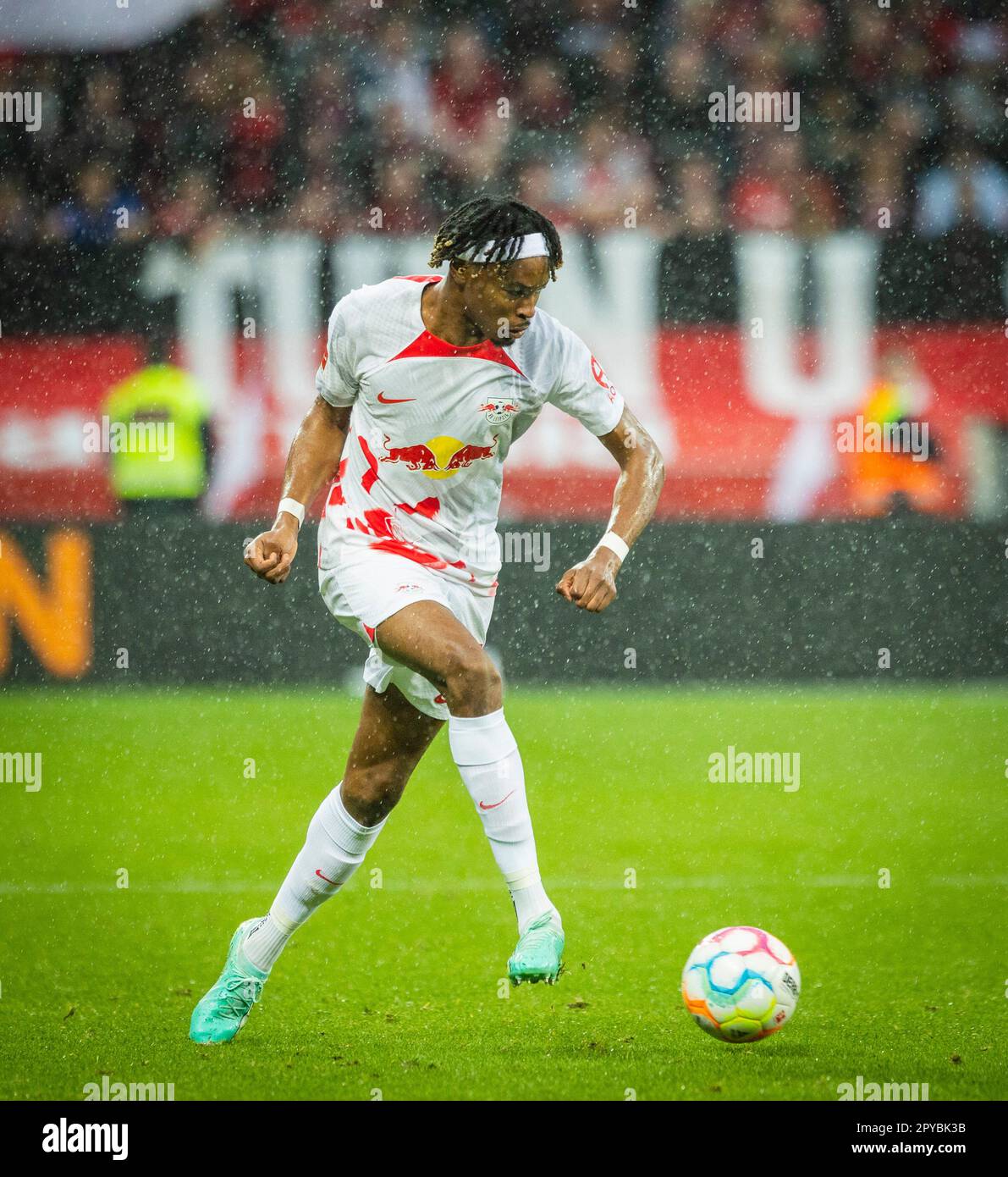 Mohamed simakan bundesliga hi-res stock photography and images - Alamy
