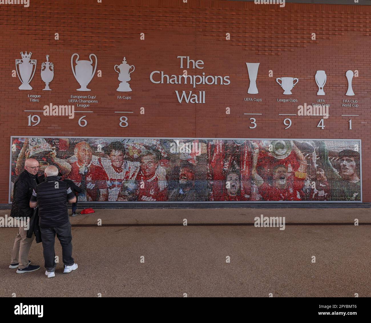 Liverpool champions wall hi-res stock photography and images - Alamy