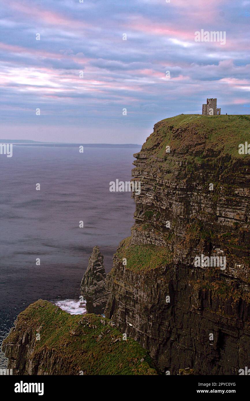 Sunset cliffs of moher hi-res stock photography and images - Alamy