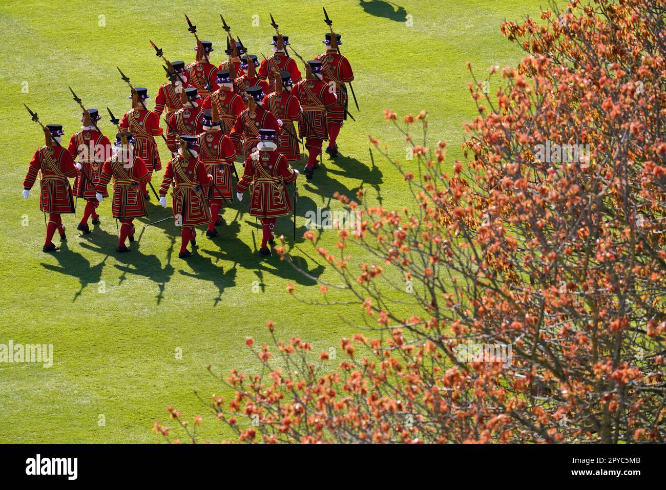 Yeoman of the Guard during a Garden Party at Buckingham Palace, London ...