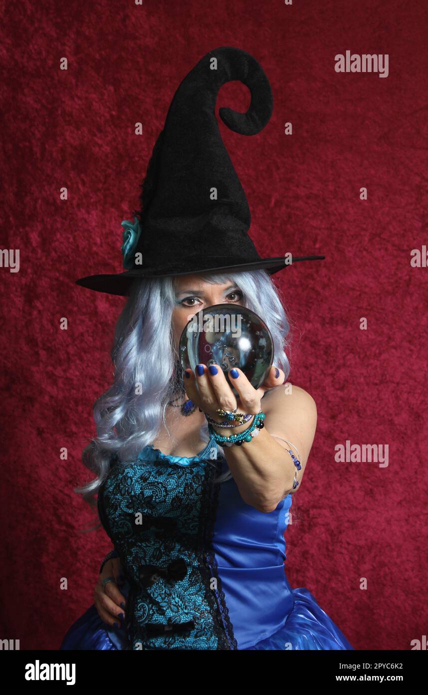 Witch crystal ball hi-res stock photography and images - Alamy