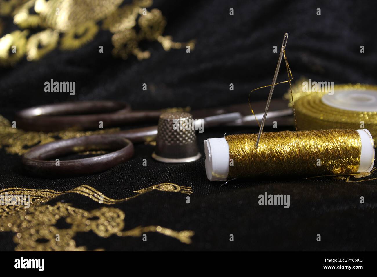 Gold metallic dress hi-res stock photography and images - Alamy