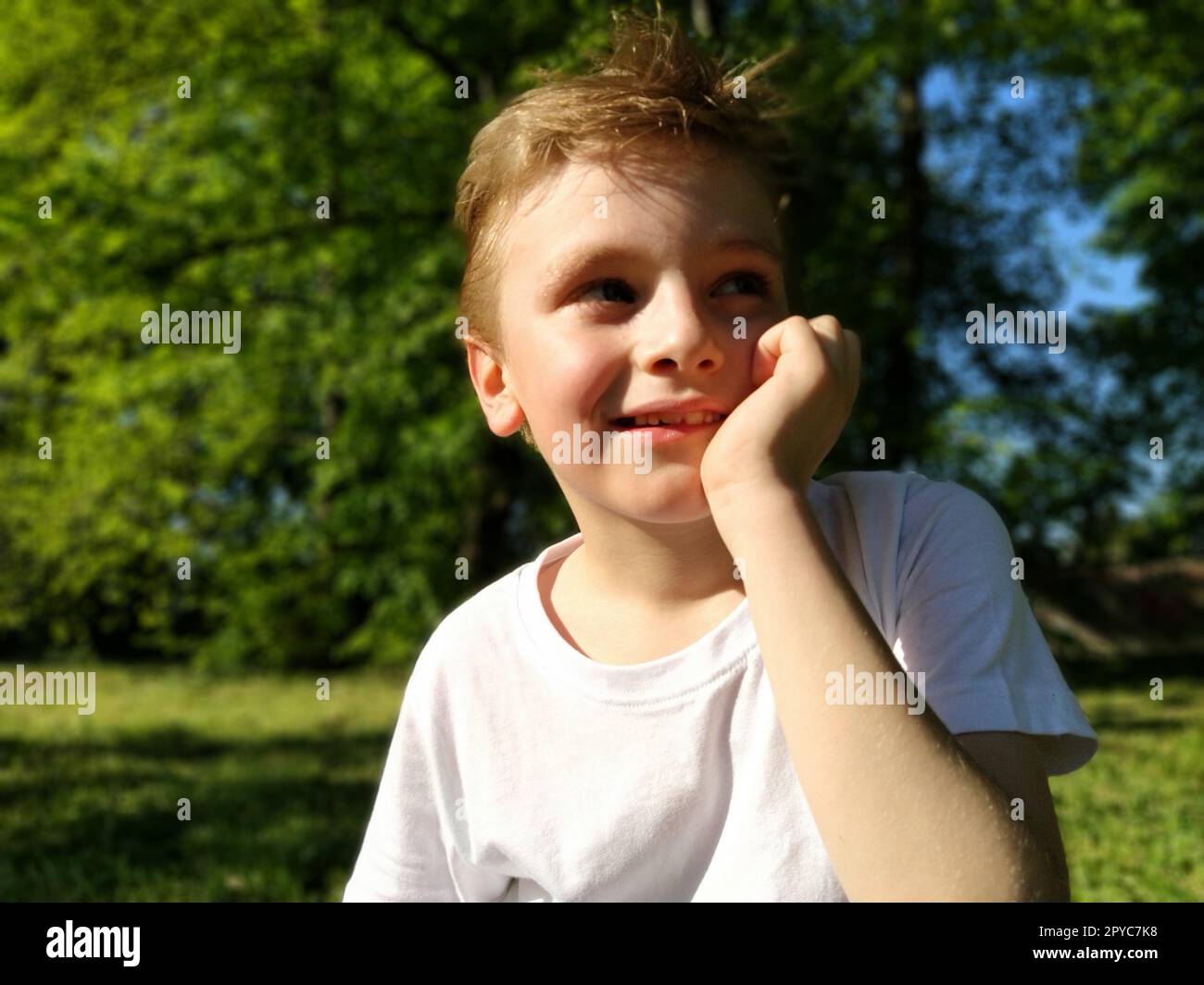 Half smile hi-res stock photography and images - Alamy