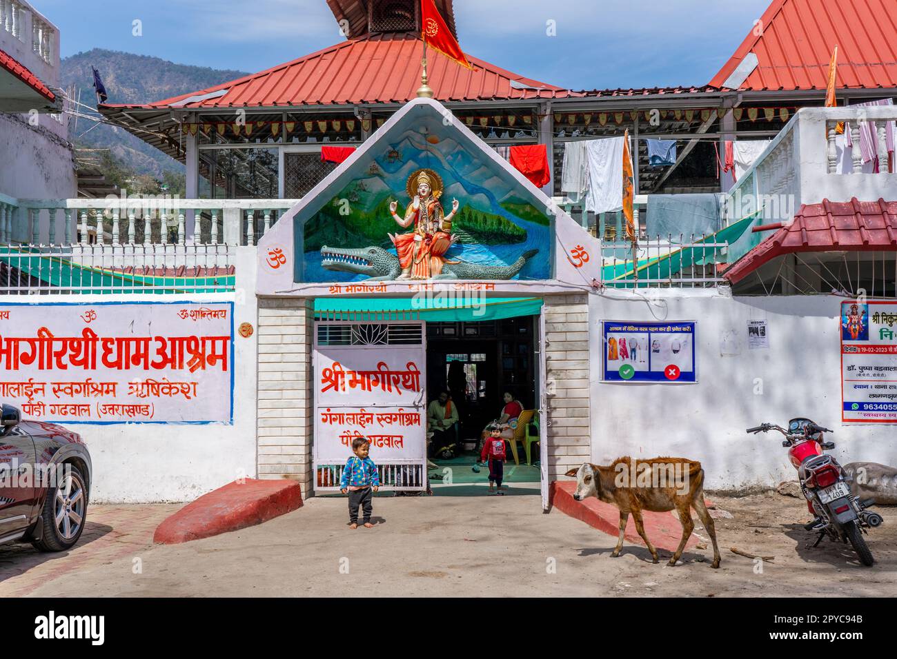 Rishikesh, Uttarakhand, India - 28.03.2023: Hindu temple in holy yoga ...