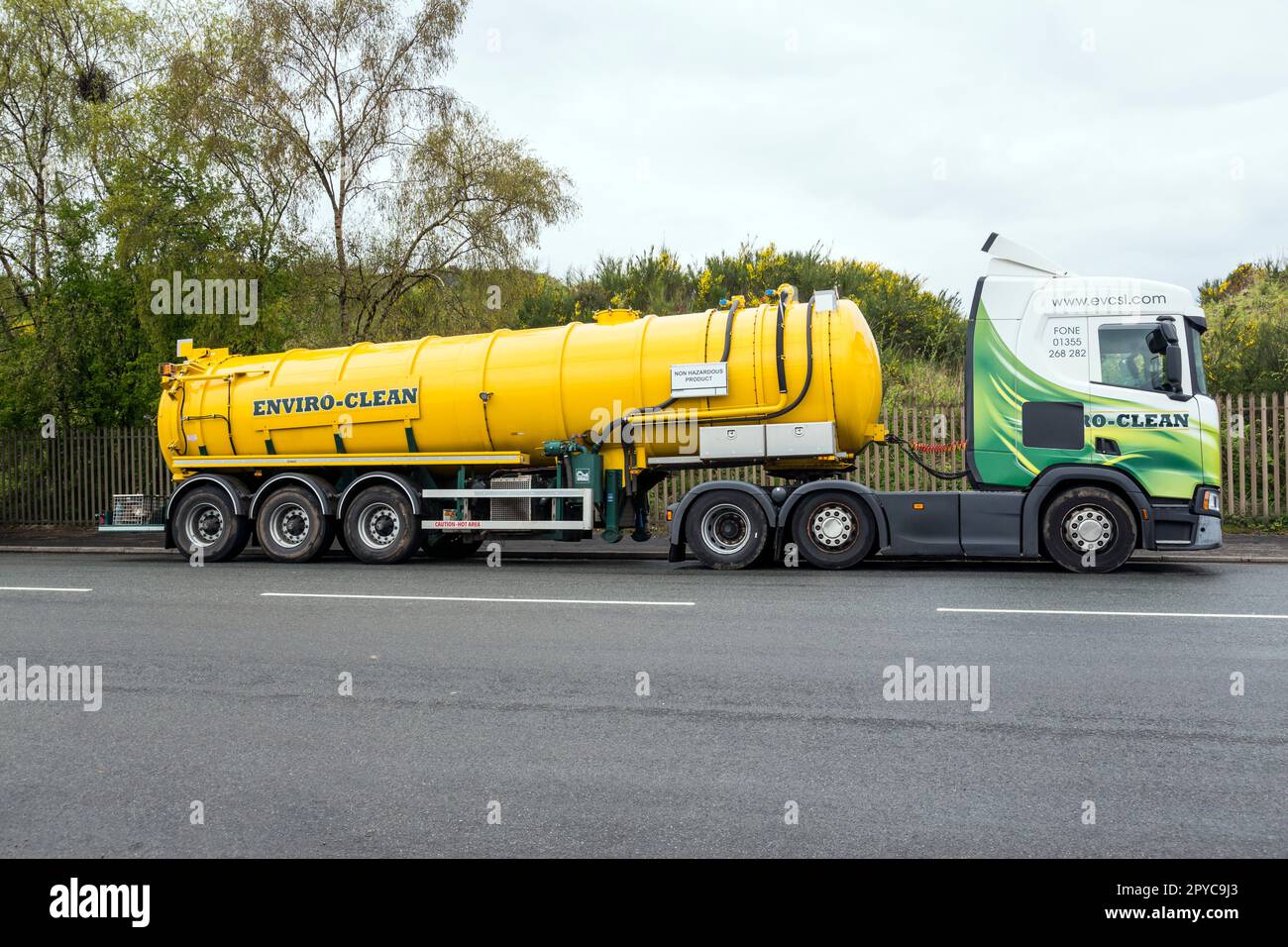 Articulated tanker hi-res stock photography and images - Alamy