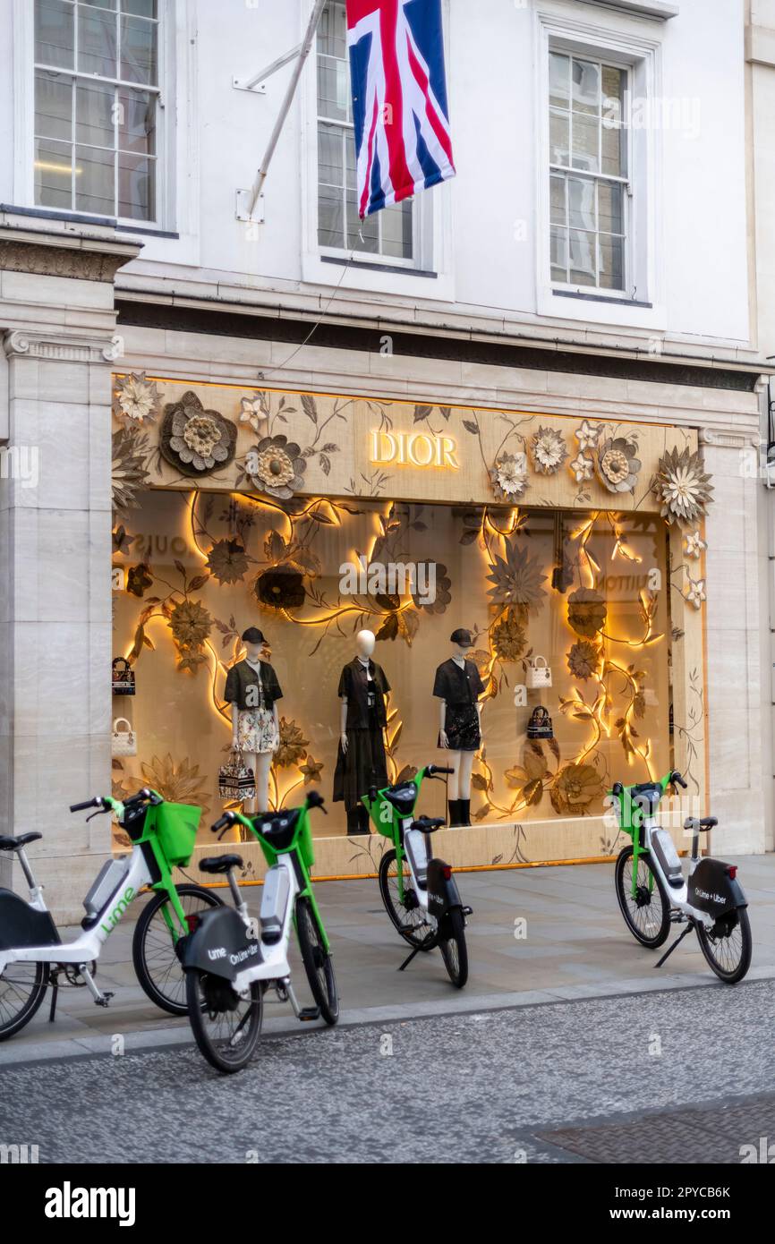 Nike trainer in shop window, Nike air, off-white Stock Photo - Alamy