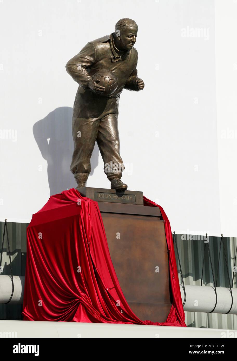 Sculptor alan herriot hi-res stock photography and images - Alamy