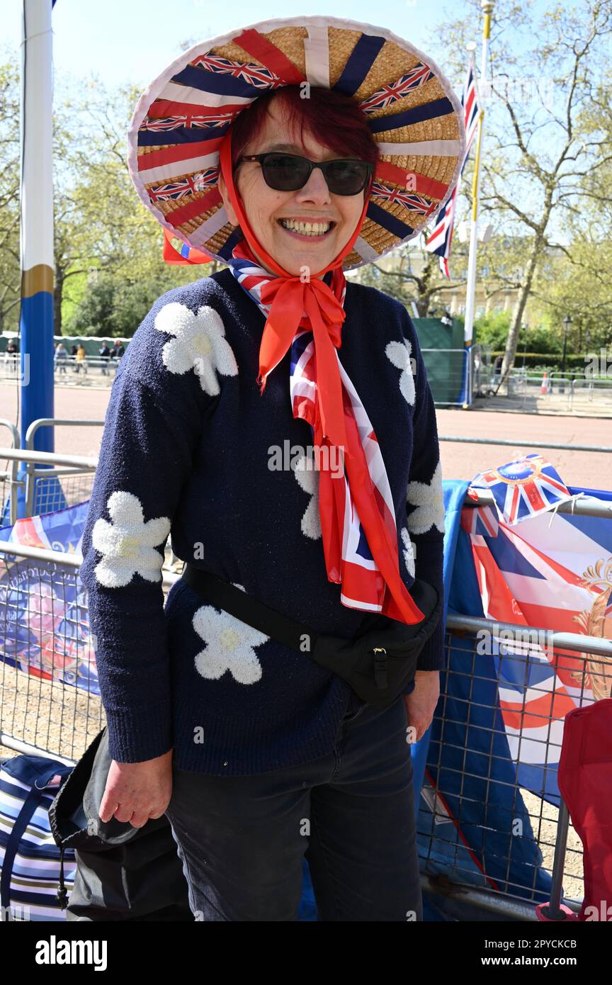 London, UK. Julia Walker. Royal superfans on The Mall look forward to ...