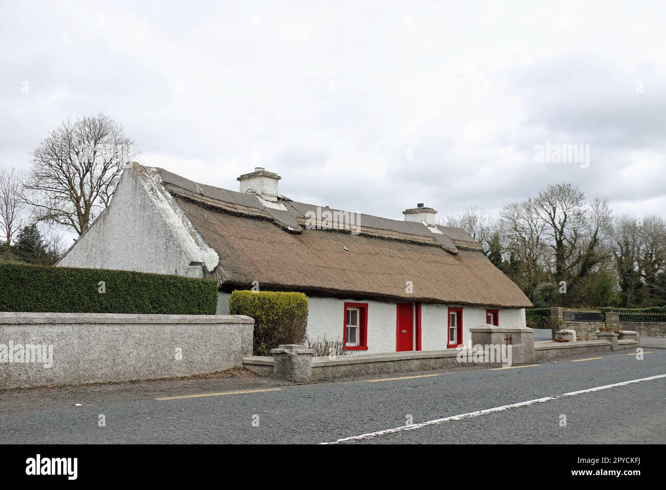 Traditional Irish Cottage Stock Photo - Alamy