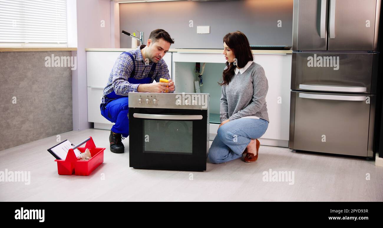 Appliance repair hi-res stock photography and images - Alamy