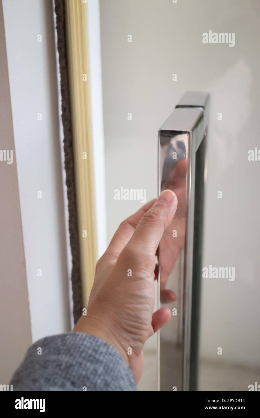 Metal partition hi-res stock photography and images - Alamy