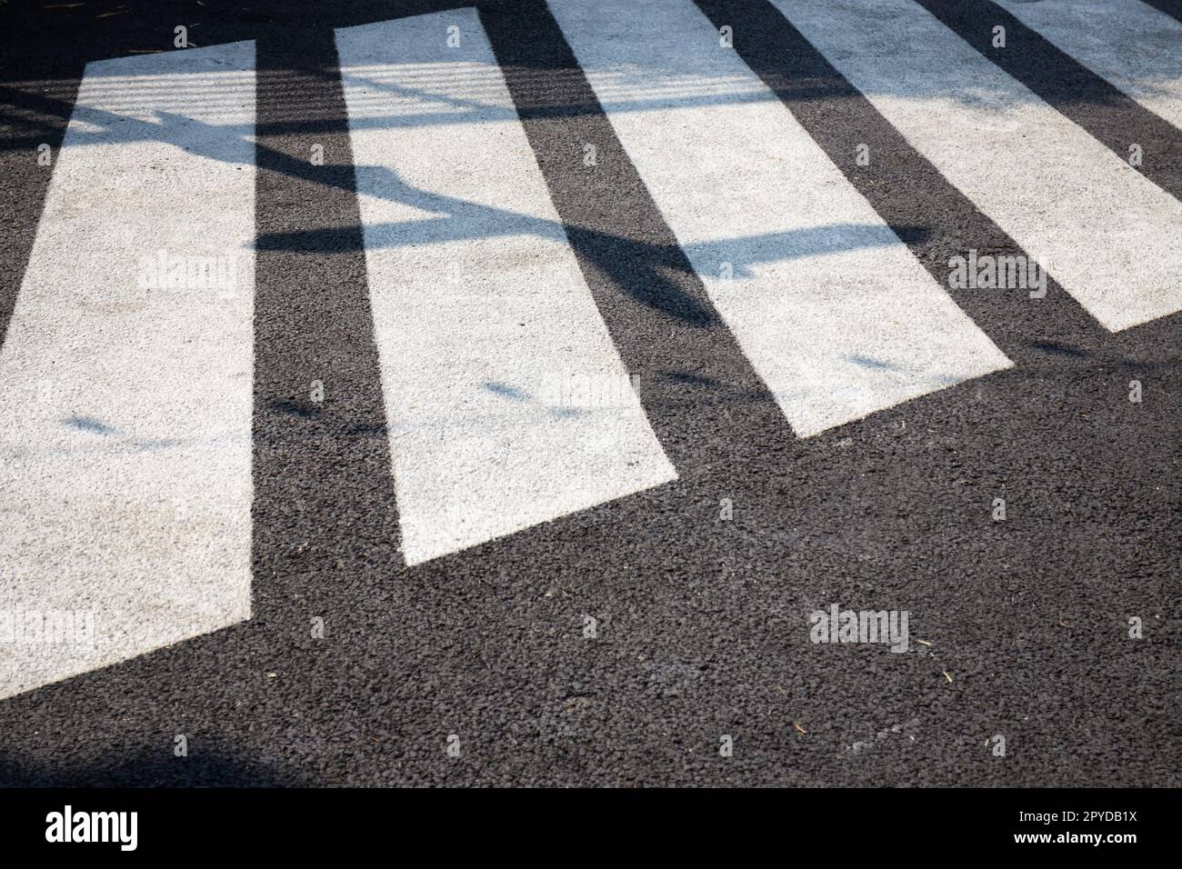 Place to cross the road Stock Photo - Alamy