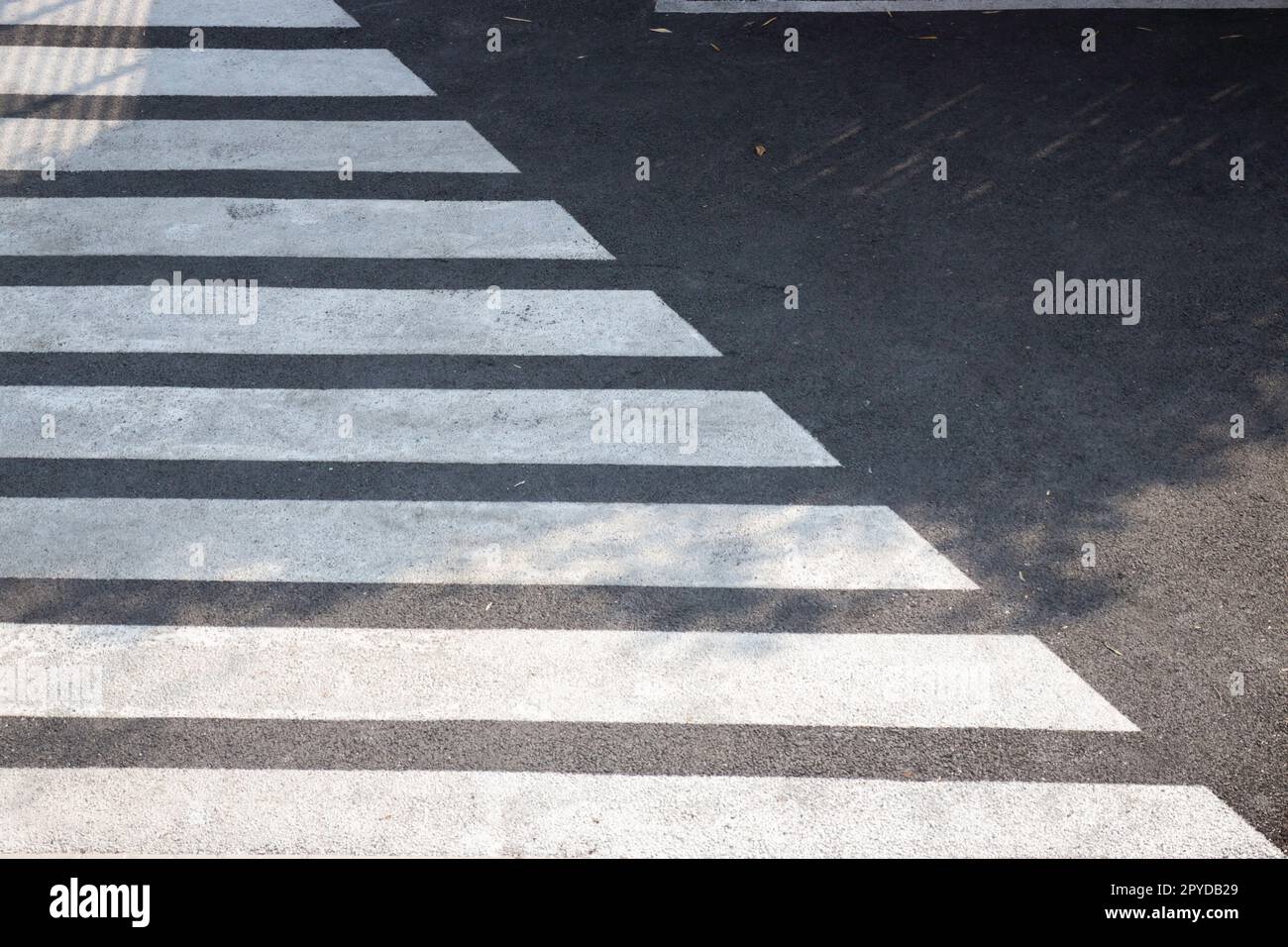Cross street people perspective hi-res stock photography and images - Alamy