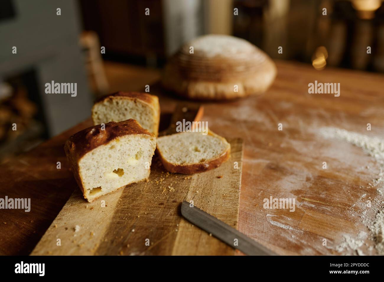 Kitchen breadboard hi-res stock photography and images - Alamy