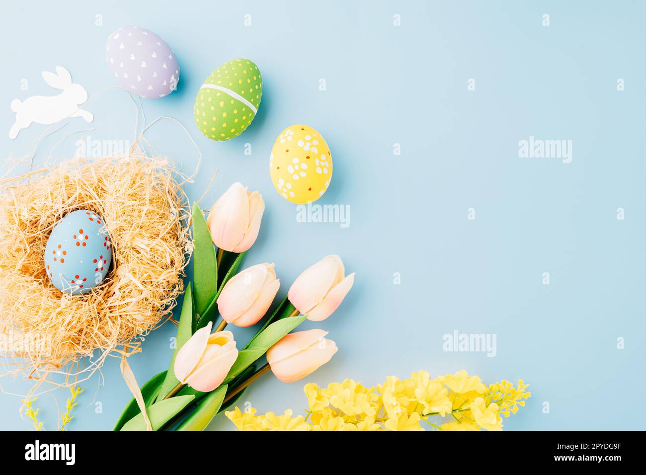 Turquoise easter card basket hi-res stock photography and images - Alamy