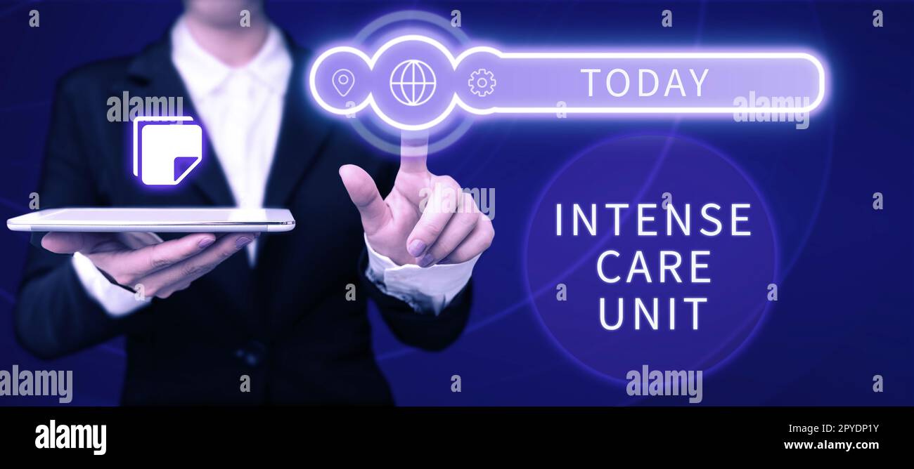 Intensive care hospital patient hi-res stock photography and images - Alamy