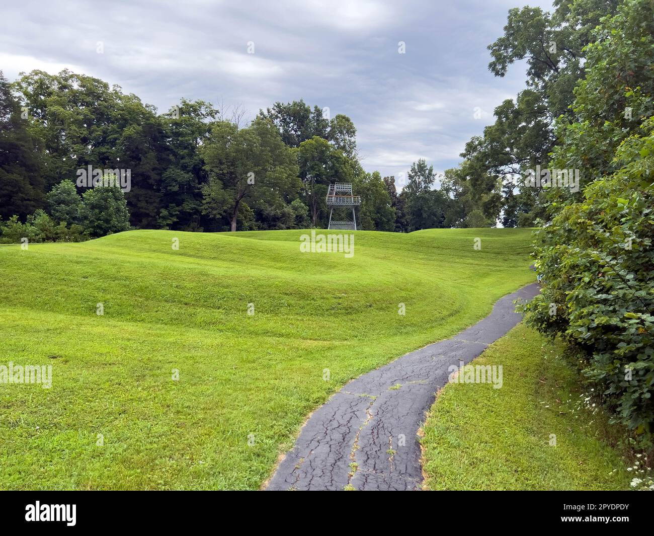 Walking path at prehistoric Great Serpent Mound Stock Photo - Alamy