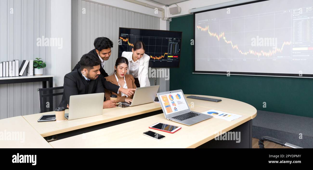 Asian business meeting analyze hi-res stock photography and images - Alamy