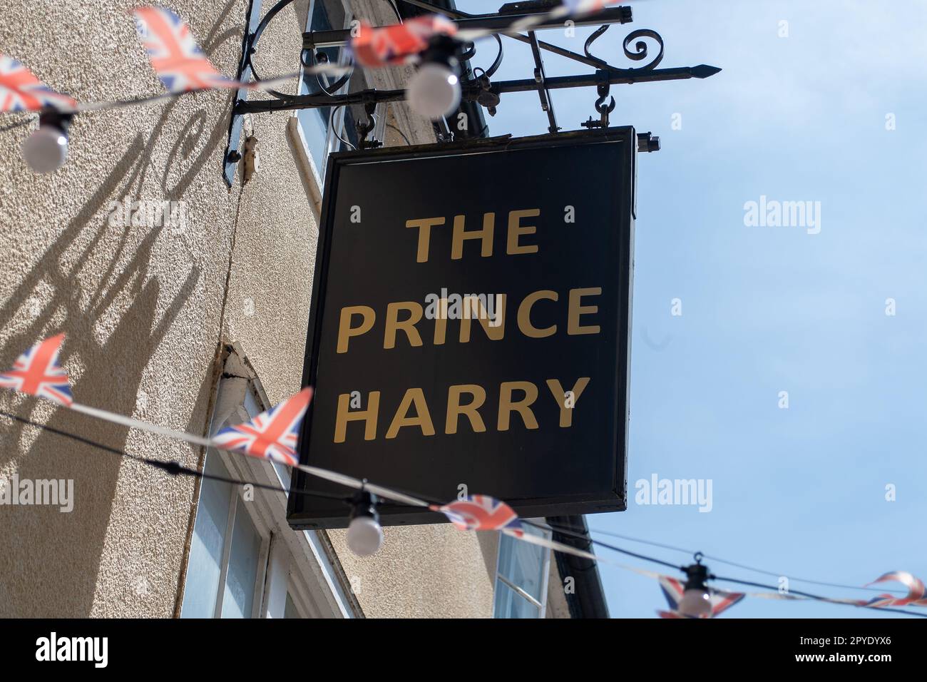 Windsor, Berkshire, UK. 3rd May, 2023. Union Jack Bunting outside the ...