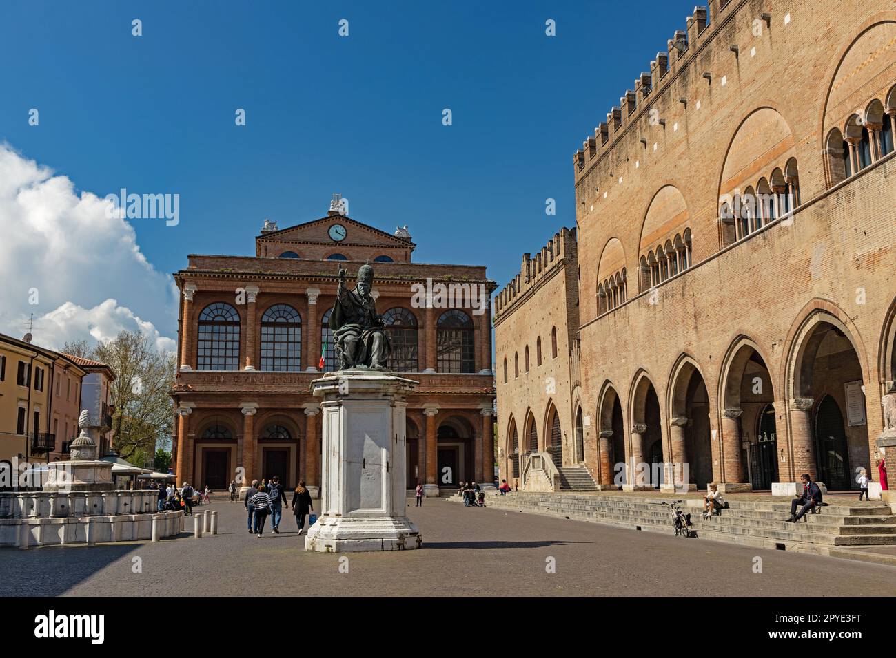 Piazza Cavour in Rimini Stock Photo - Alamy