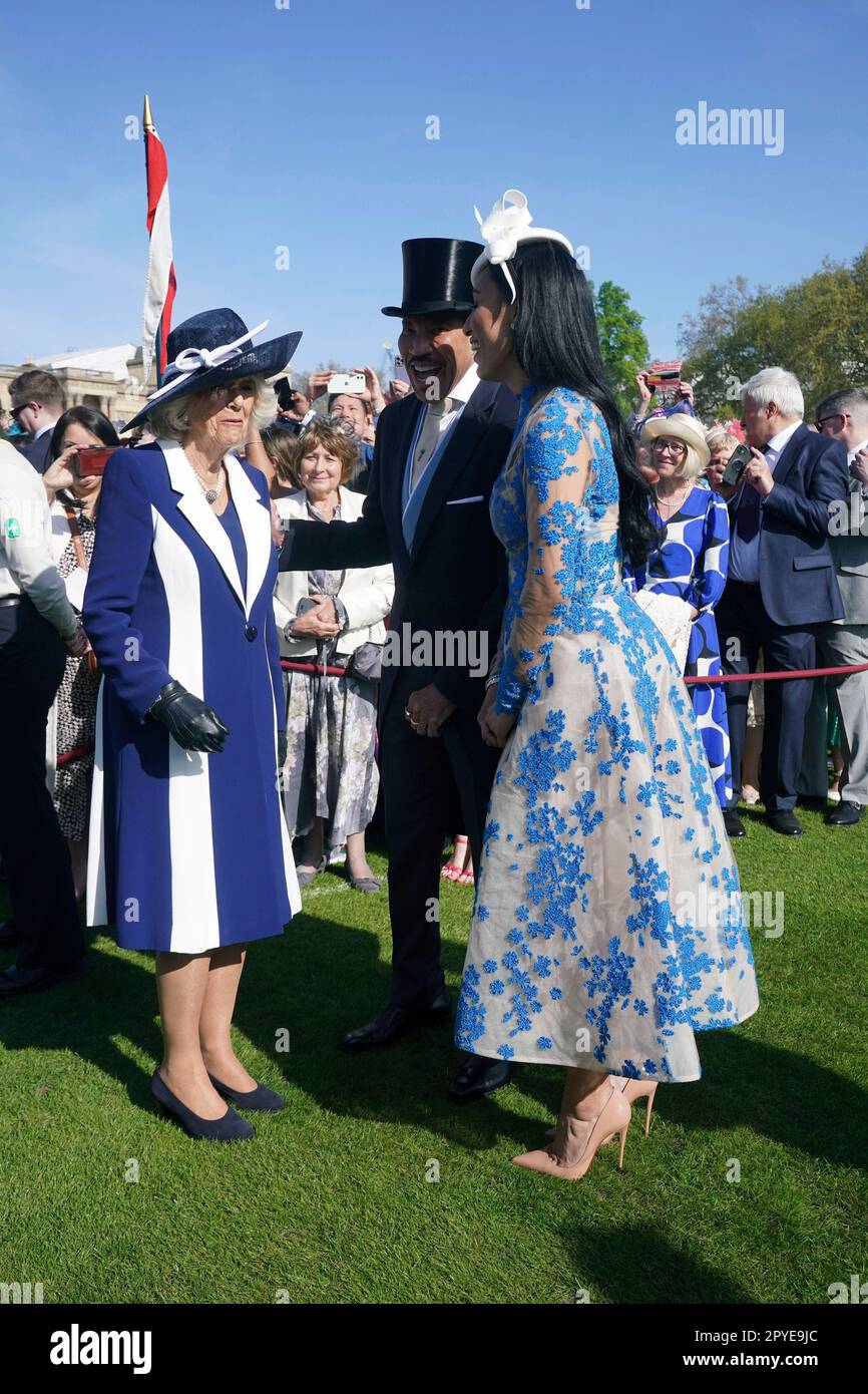 Camilla, the Queen Consort, speaks with US singer Lionel Richie and ...