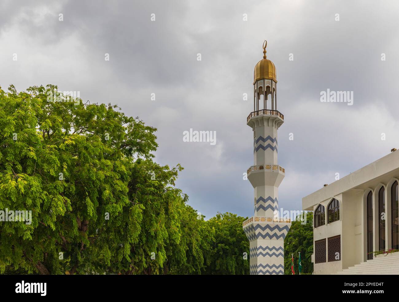 Minaret of a mosque in the Maldives Stock Photo - Alamy