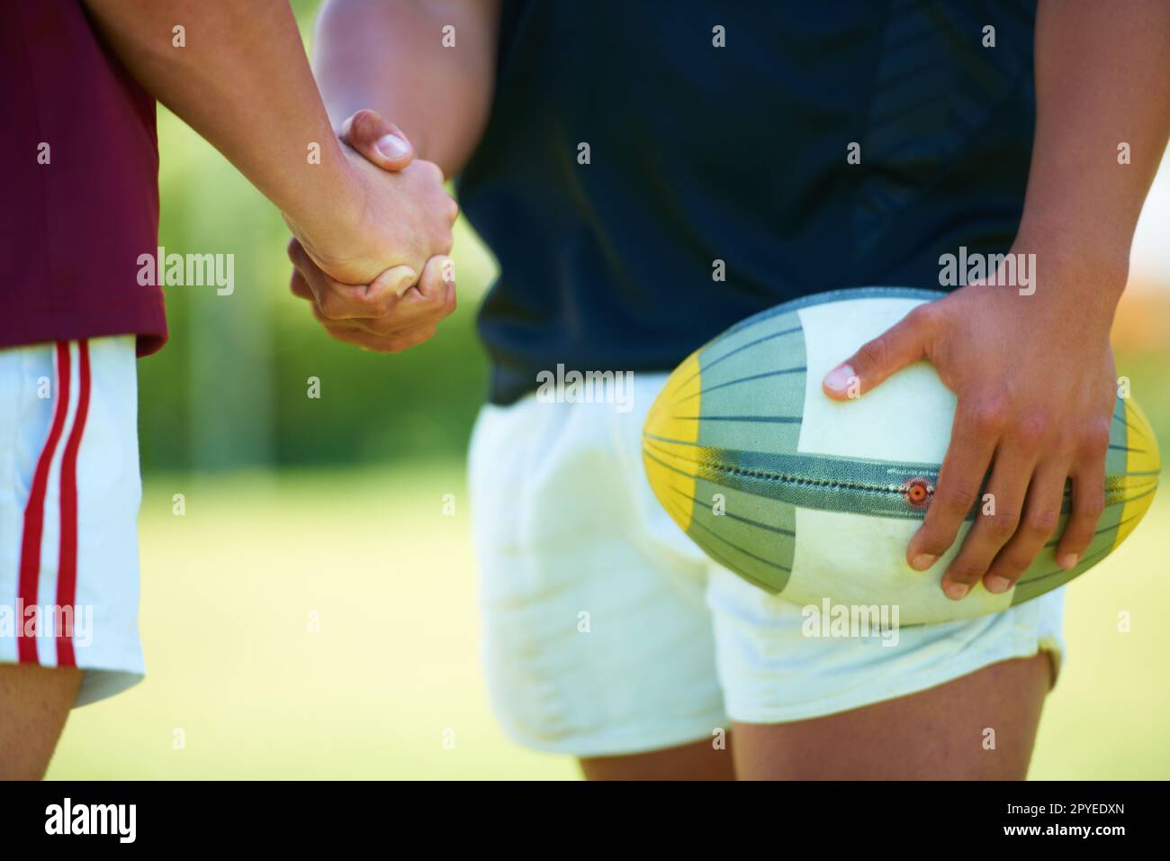 Sports teams shaking hands hi-res stock photography and images - Alamy