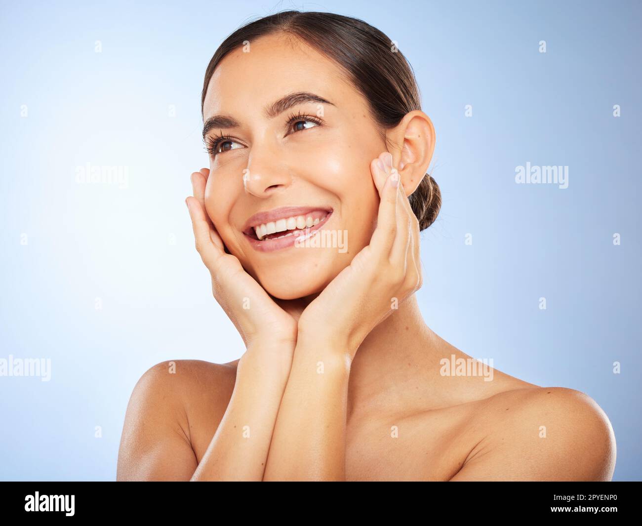 Female model beauty natural hi-res stock photography and images - Alamy