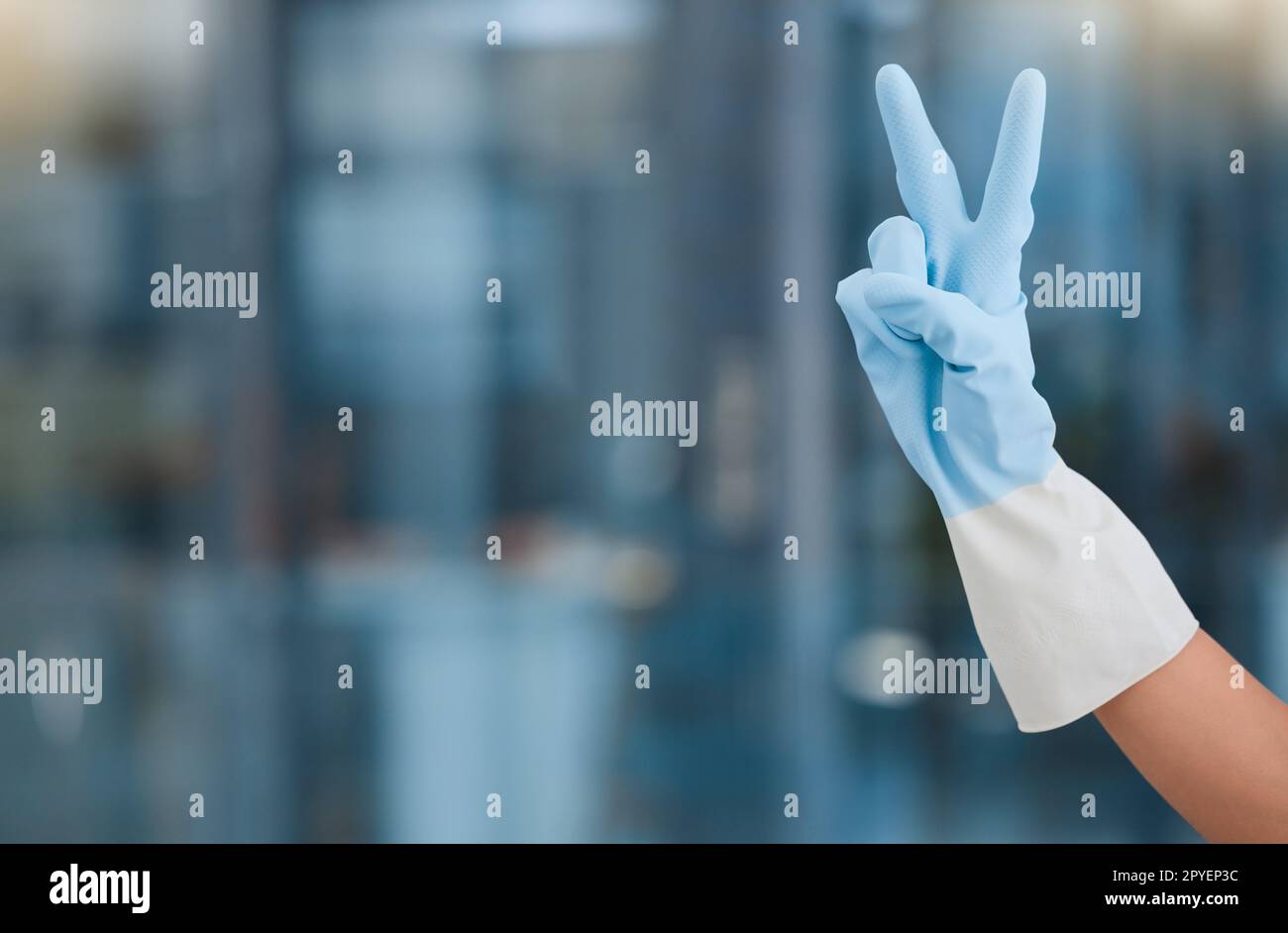 Housekeeper housekeeping cleaning hi-res stock photography and images ...