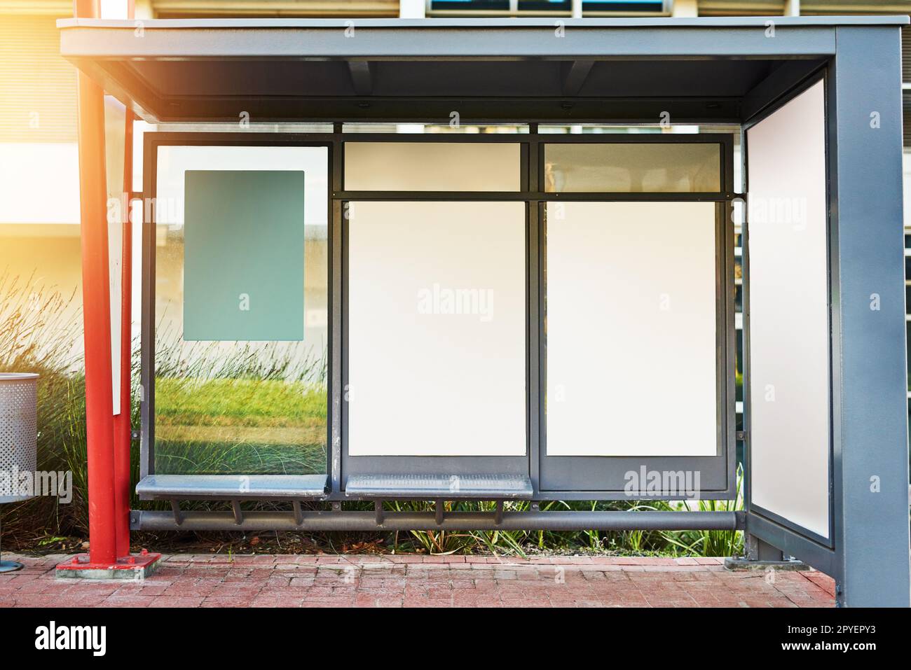 Blank bus stop poster hi-res stock photography and images - Alamy