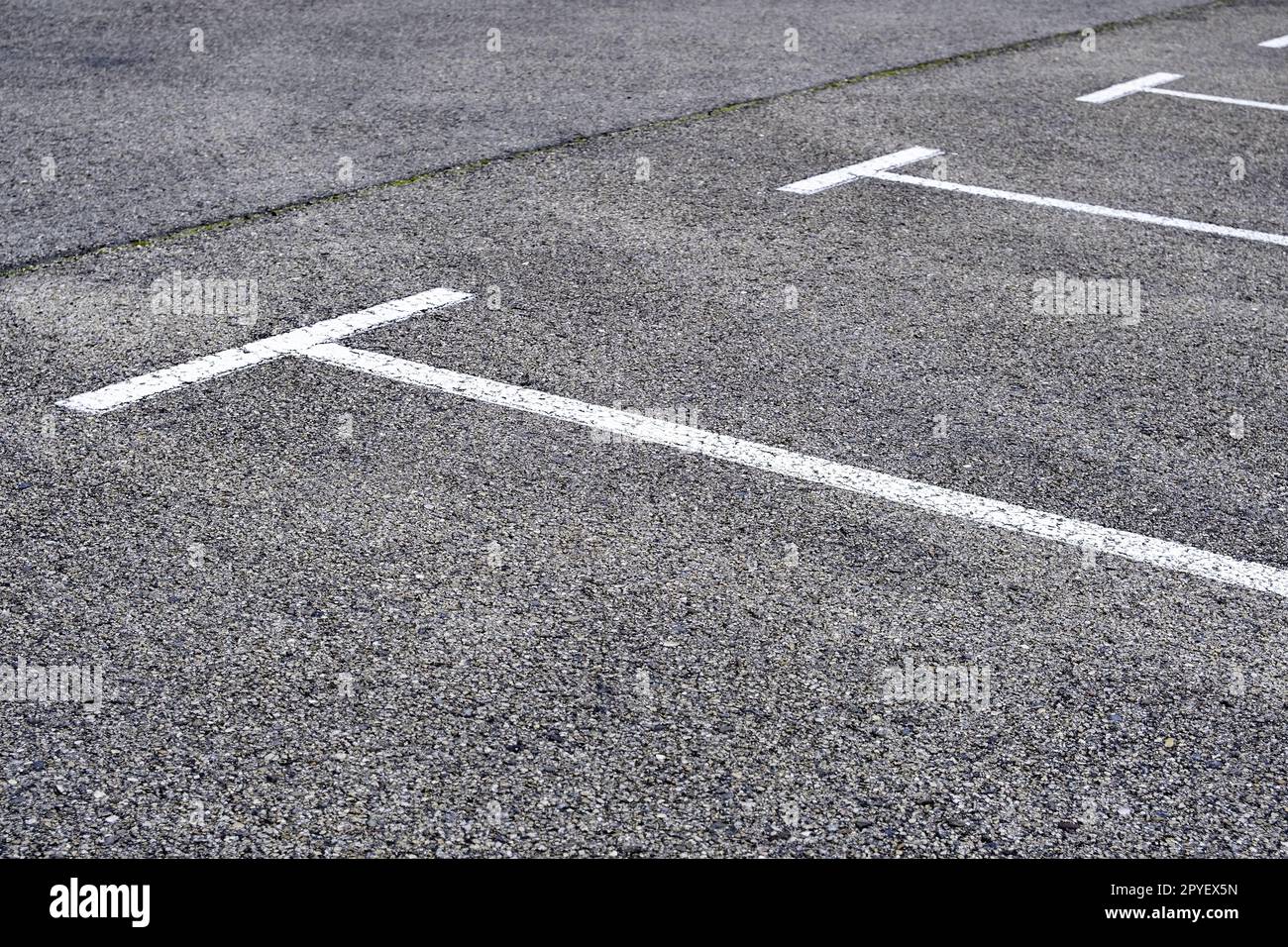 Parking lines on the asphalt Stock Photo - Alamy