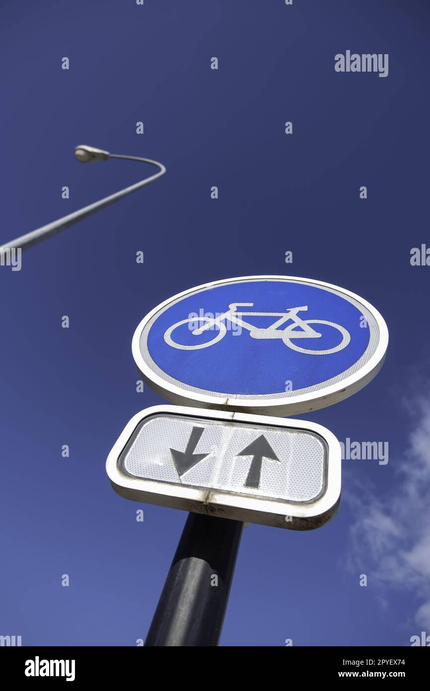 Bike lane signage hi-res stock photography and images - Alamy