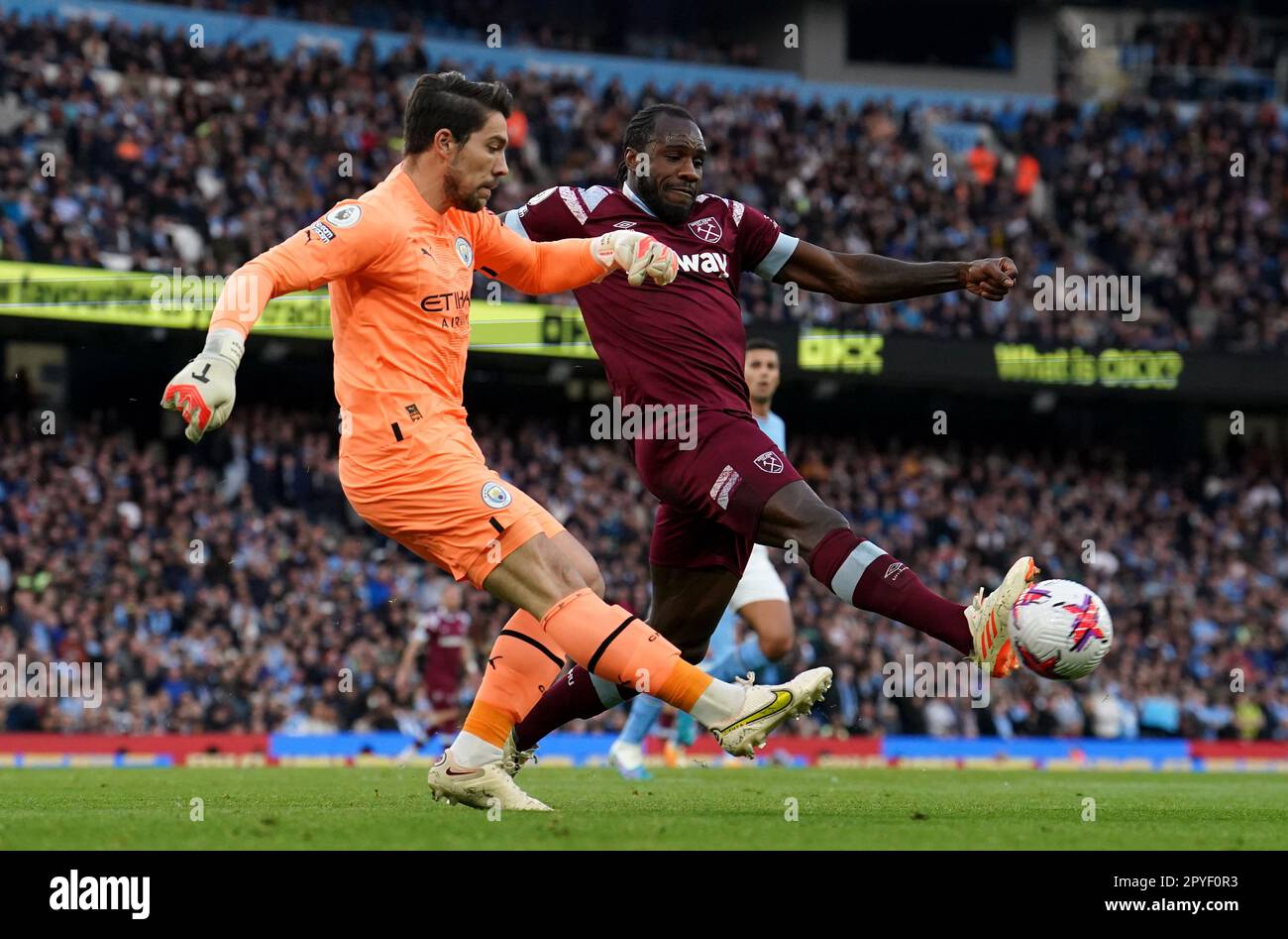 Stefan ortega man city hi-res stock photography and images - Alamy