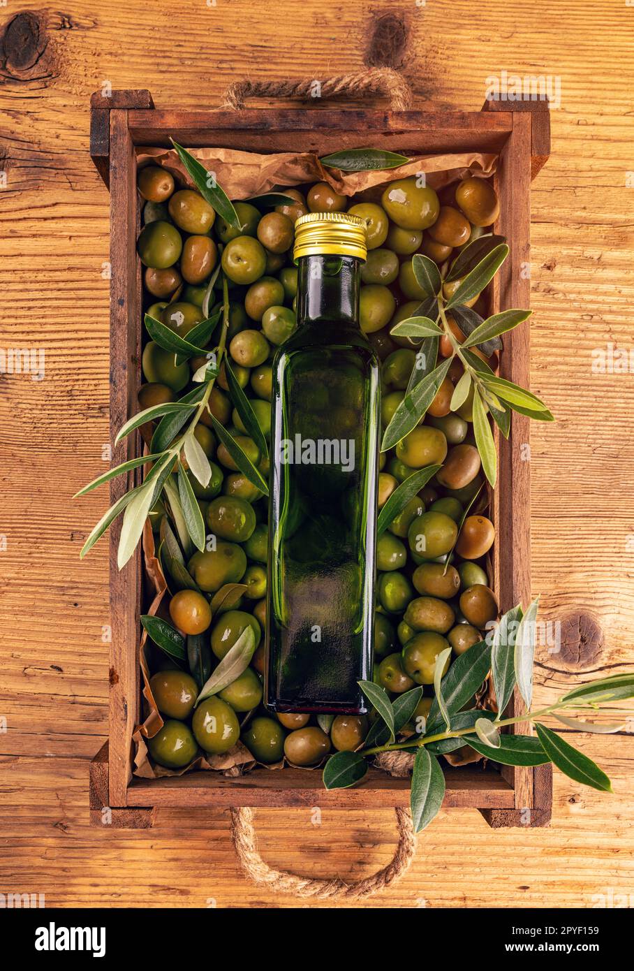 Box of olives hi-res stock photography and images - Alamy