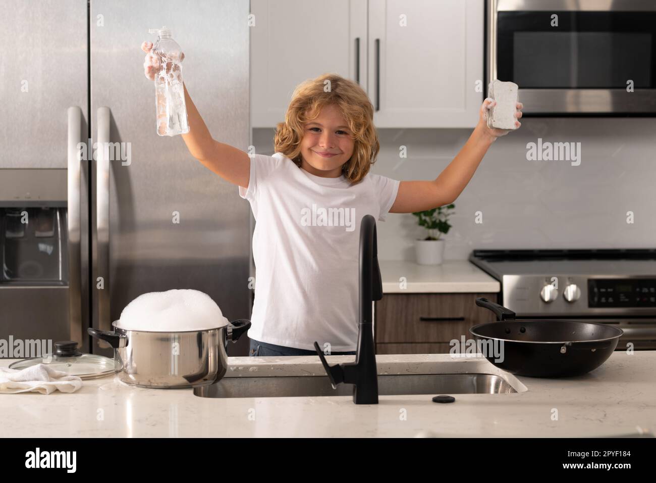 Children cleaning kitchen housekeeping hi-res stock photography and ...